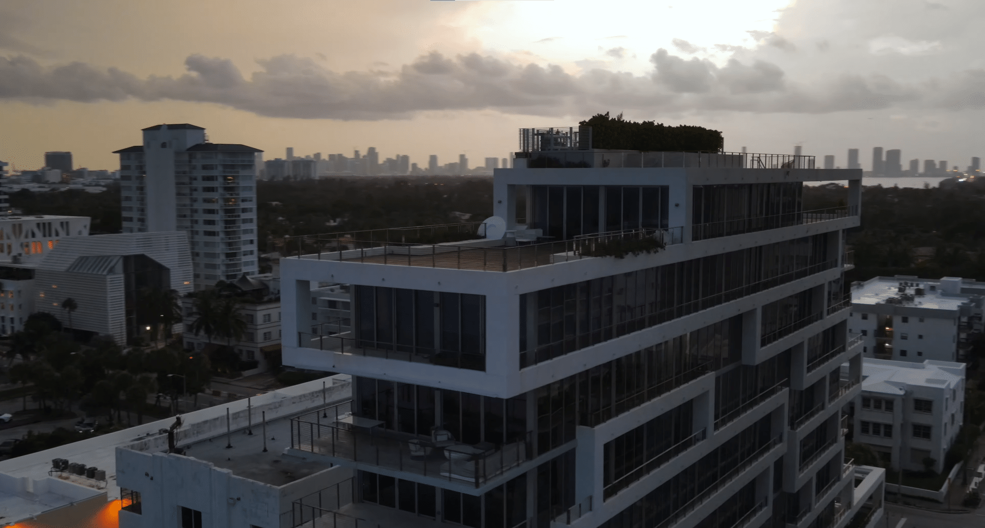 The Paramount Bay, High-Rise Project - Al-Farooq Corporation